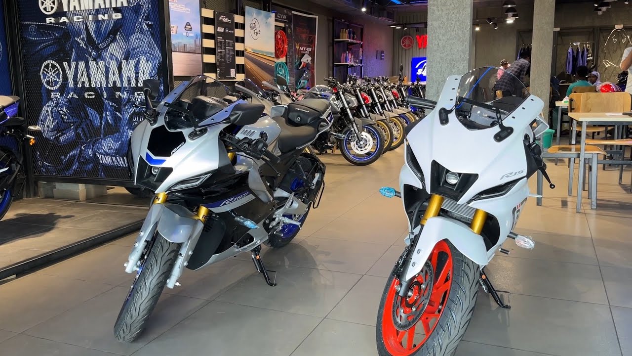 New Yamaha R15M Vs R15 V4 White | Choose The Right Machine | R15 Lovers ...