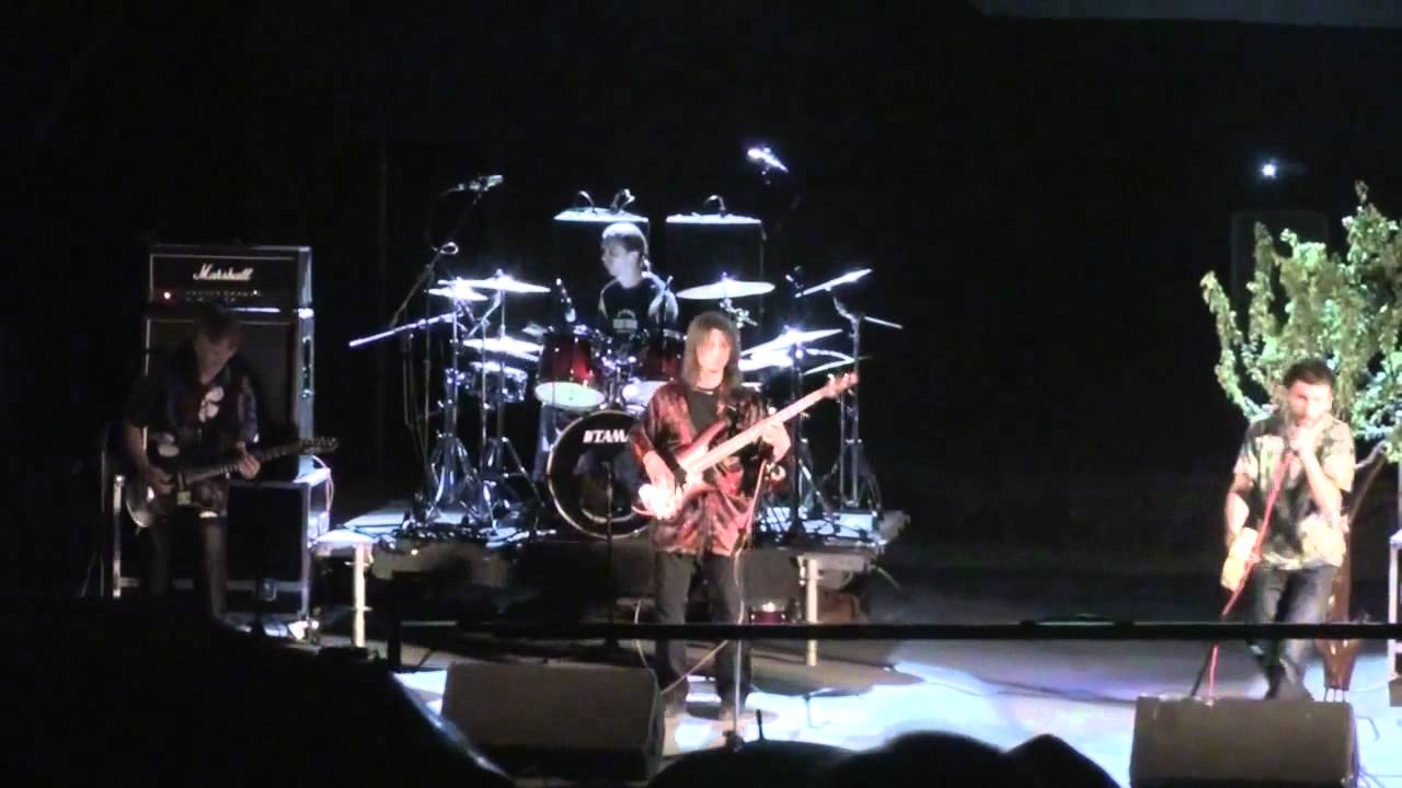 Shaking The Tree (Live).mp4 - YouTube