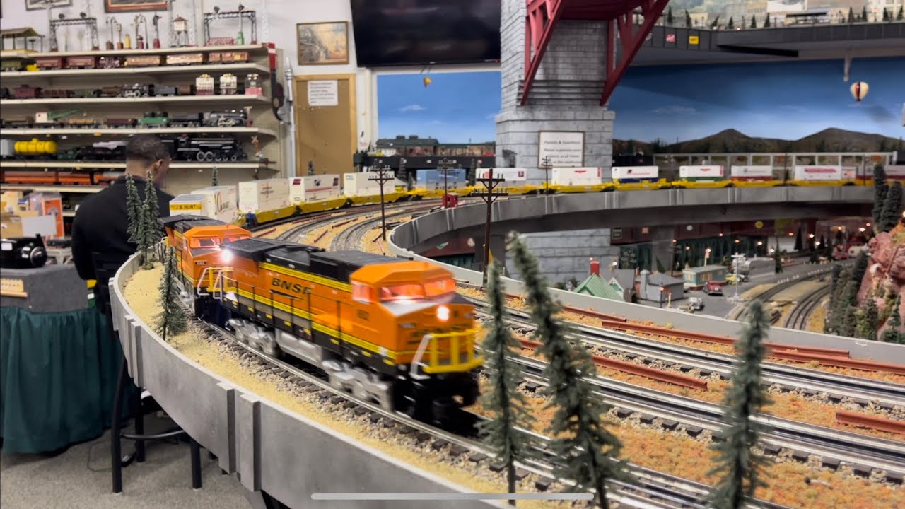 Lionel bnsf intermodel train - YouTube