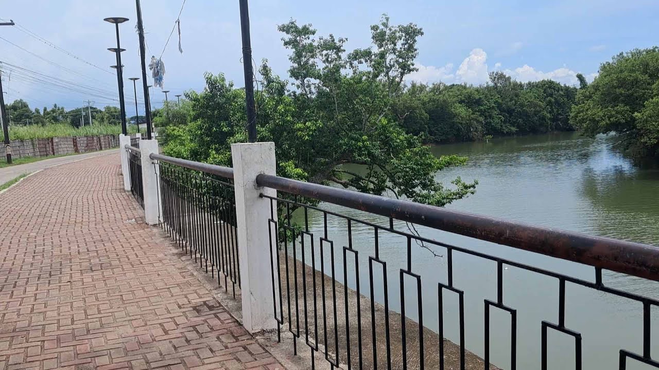 Sum-ag Esplanade - YouTube