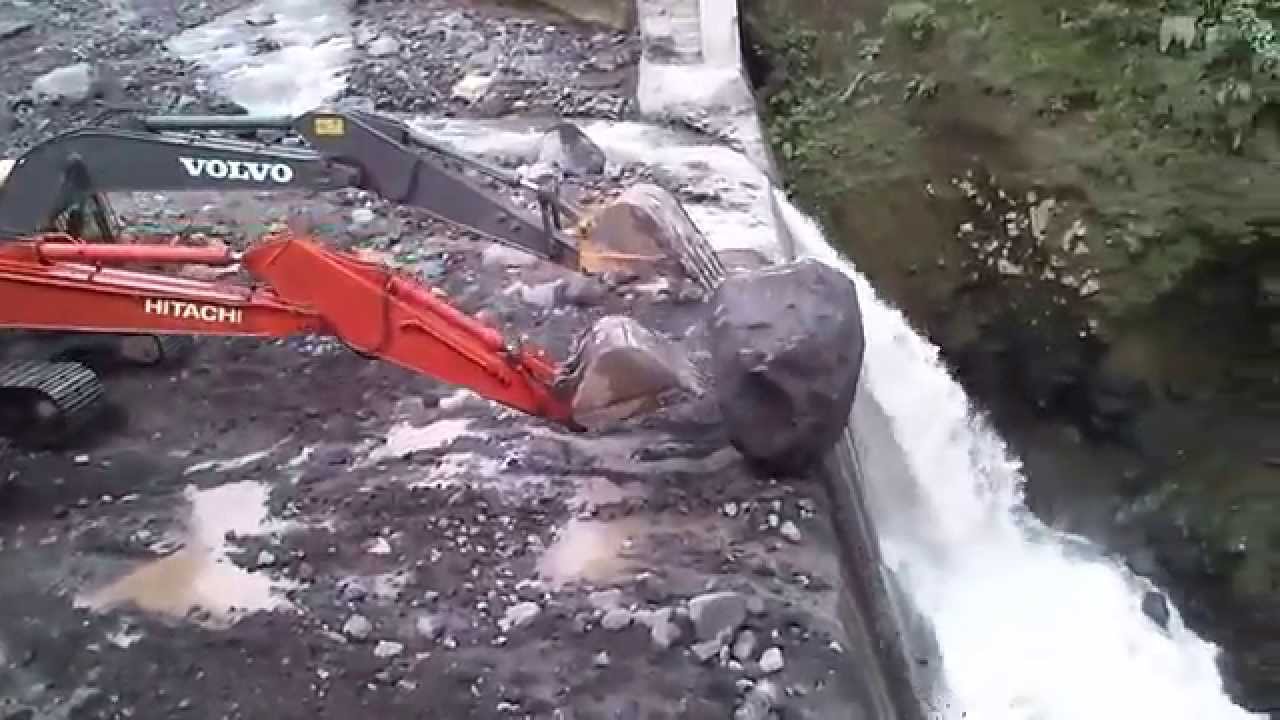 CIVIL WORK : HOW TO REMOVE BIG STONE WITH EXCAVATOR - YouTube