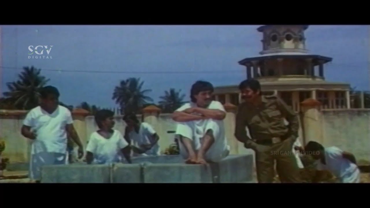 Police Ramesh Bhat Impressed By Thief's Lover | Comedy Scene | Keralida ...