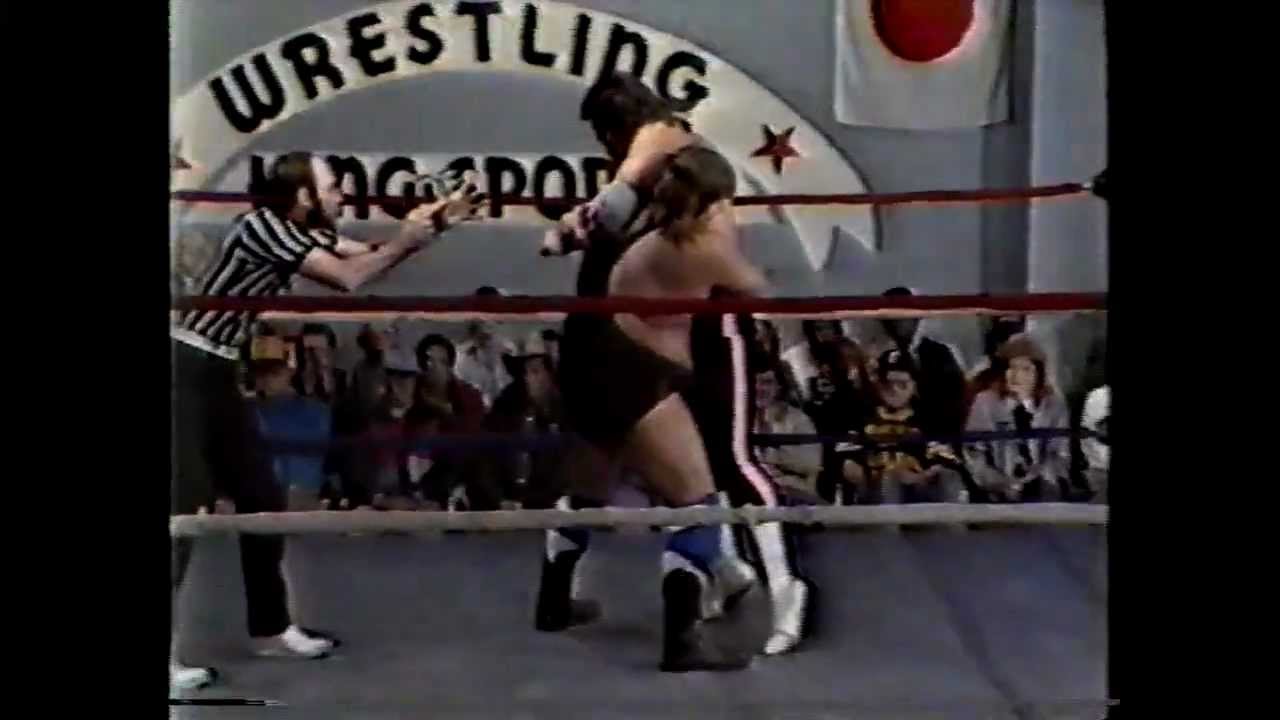 W 40-4 Bob Holly vs Bob Sweetan.mp4 - YouTube