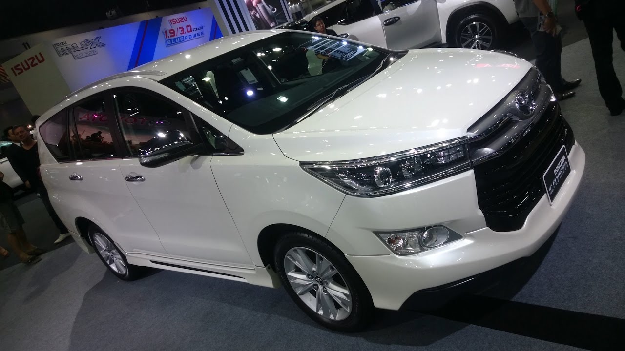 พาชม 2017 Toyota Innova Crysta 2.8 V ภายนอก ภายใน - YouTube