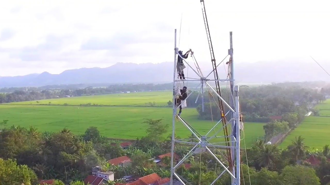 Proses Pembangunan tower BTS | pemasangan tiang. Didesa Purwodadi ...