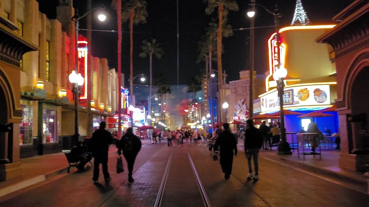 Christmas holiday walking tour of Disneyland in Anaheim California ...