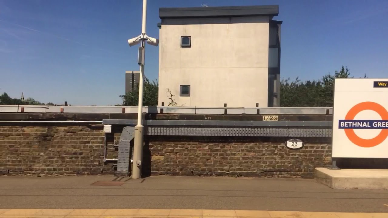 London Overground Class 317 Departing Bethnal Green - YouTube