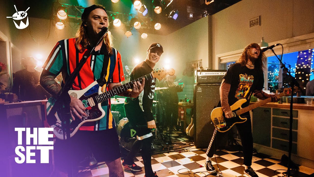 Dune Rats Ft. Illy - 'Scott Green' live on The Set - YouTube