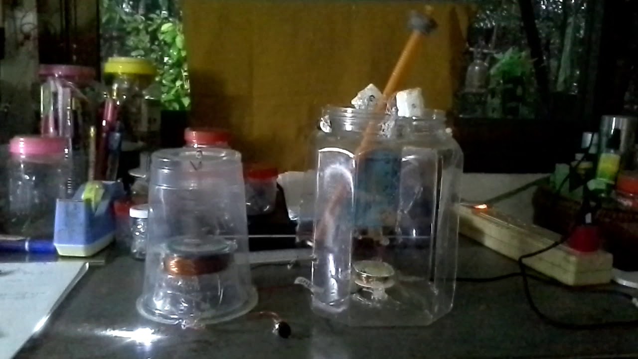 Electromagnetic pendulum - YouTube