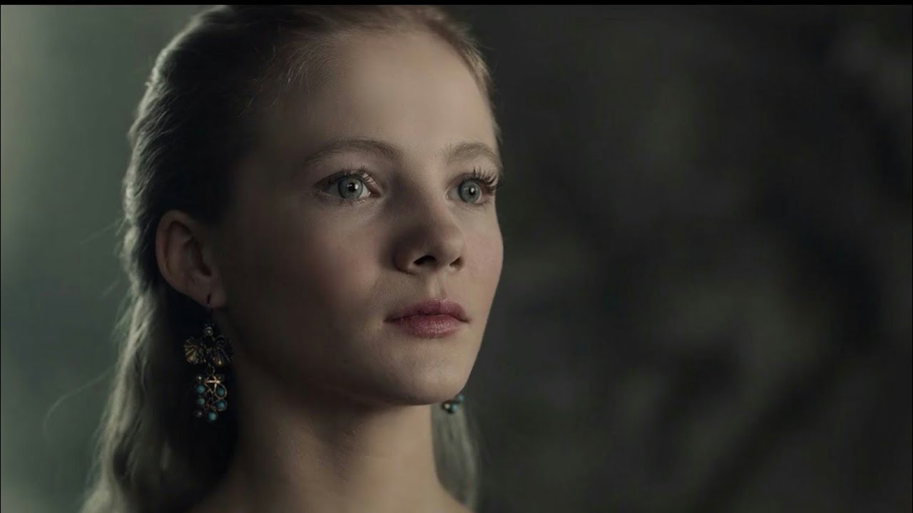 Freya Allan First Appearance The Witcher S01 Ep01 - YouTube