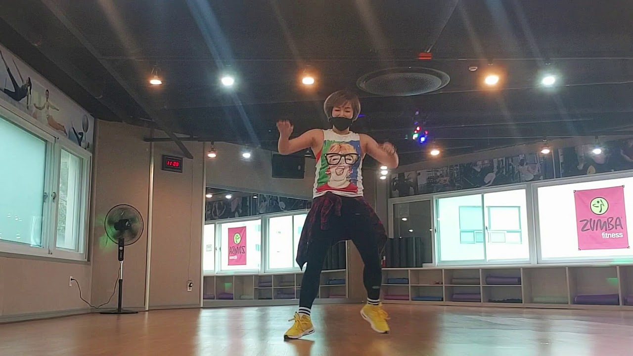 Zumba/pig Rabbit/ 장윤정 돼지토끼/줌바/KTrot/elisamo - YouTube