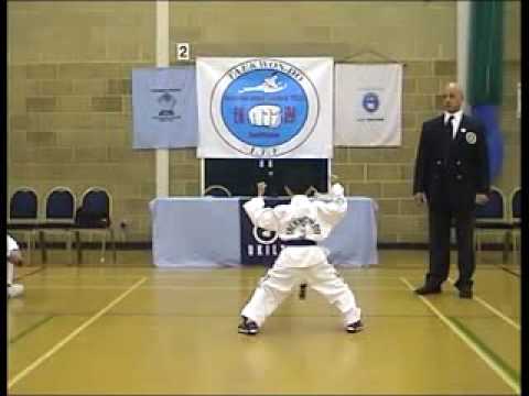 Junior performs Taekwon-Do pattern Toi-Gye - YouTube