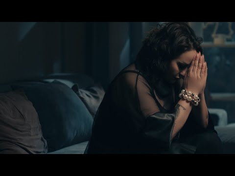 Canan Başaran Saçlarından Bir Tel Aldım