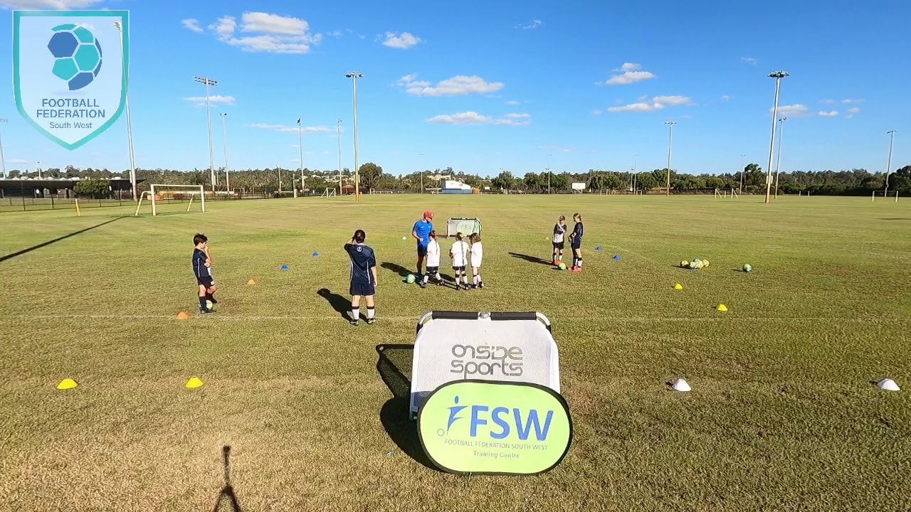 Mini Roos session - dribbling with a partner - YouTube