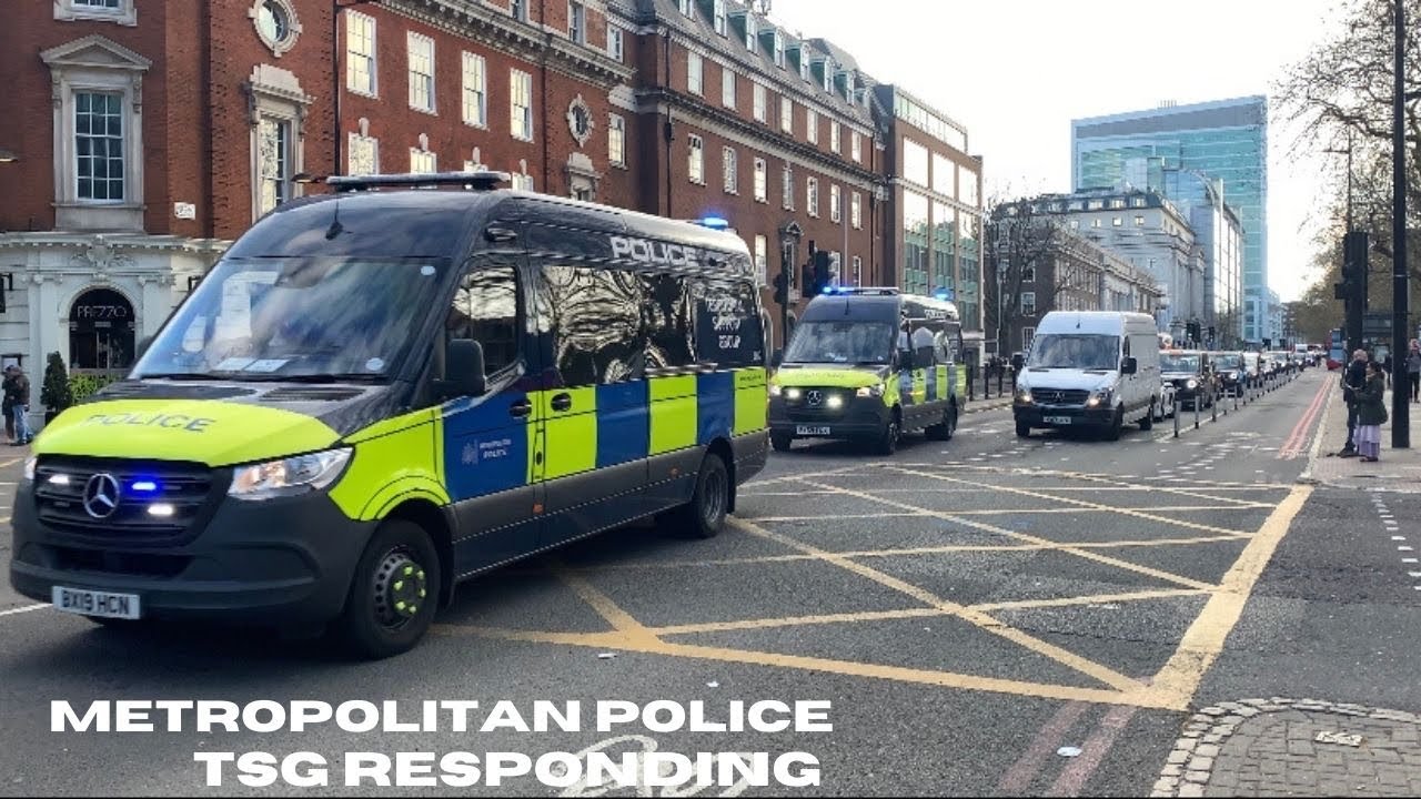 Metropolitan Police - Mercedes Benz Sprinter TSG responding - YouTube