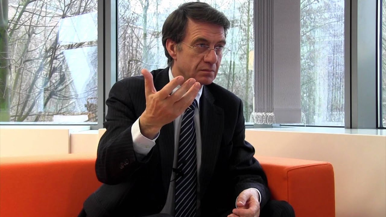 PWC (Robert Peirce. Partner) on being an Auditor for Banks. - YouTube