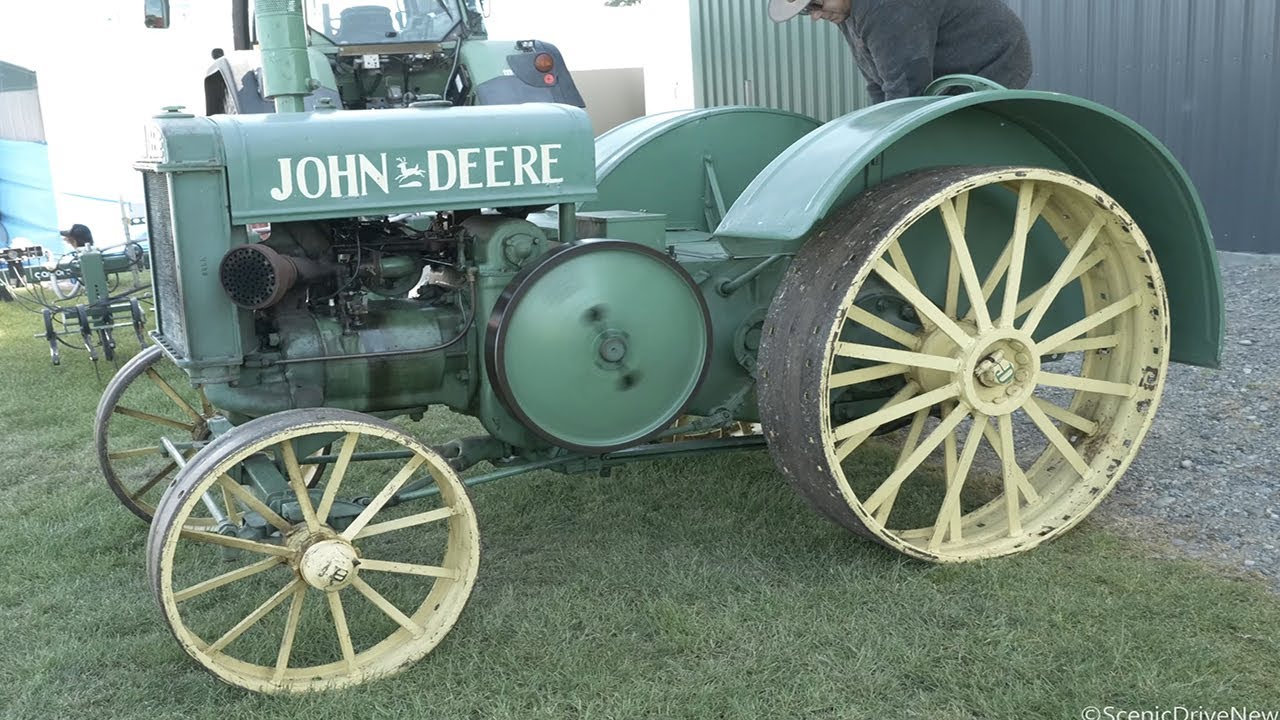 1929 John Deere Model D Tractor Startup - YouTube