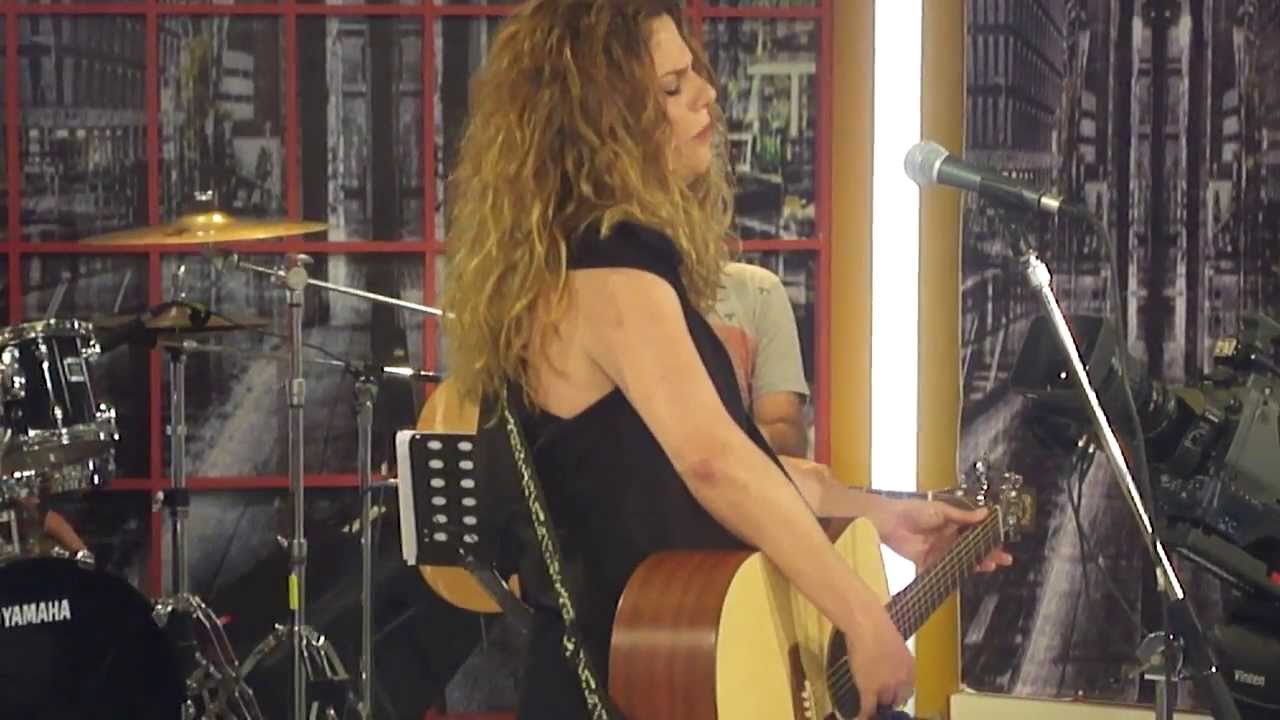 ΤΣΑΛΙΓΟΠΟΥΛΟΥ ΕΛΕΝΗ - ΤΡΑΓΟΥΔΑΕΙ ''DOCTOR'' - YouTube
