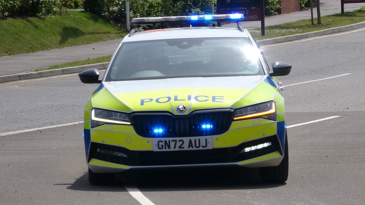 *TANGO DELTA 13* Kent Police, Marked Skoda Superb RPU Deploying From ...