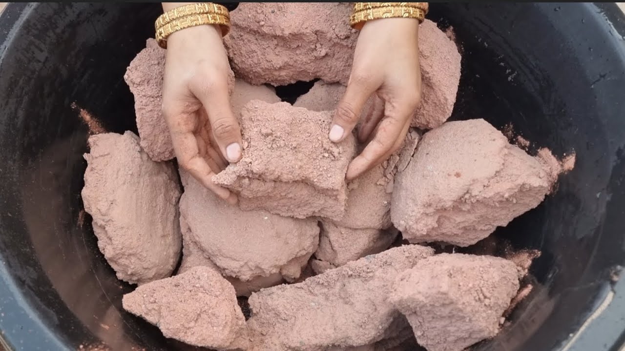 ASMR: Pure Red Clay Crumbling in Tub 🤤😋#asmrcrushing #drycrumbling # ...