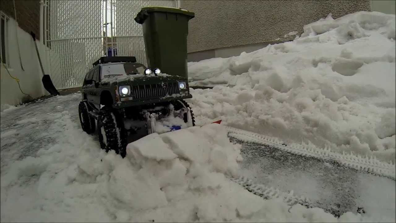 RC4WD SNOW PLOW TEST - YouTube