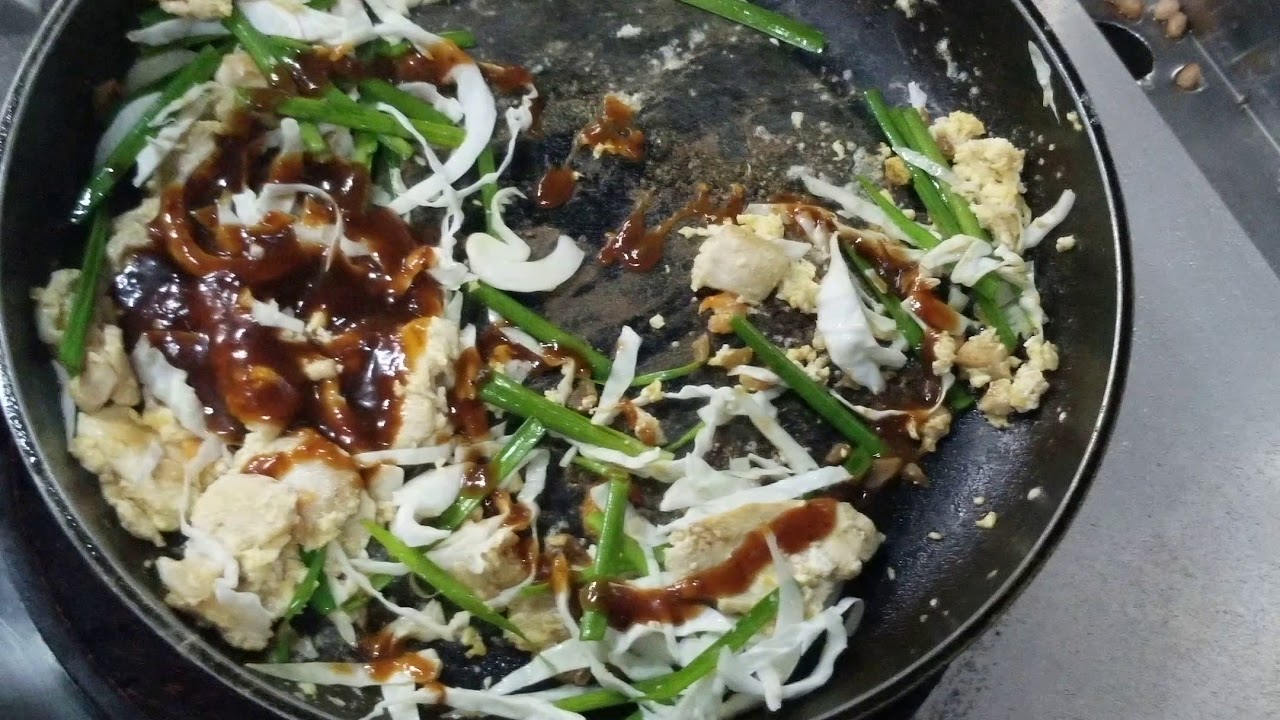 Pat thai food - YouTube