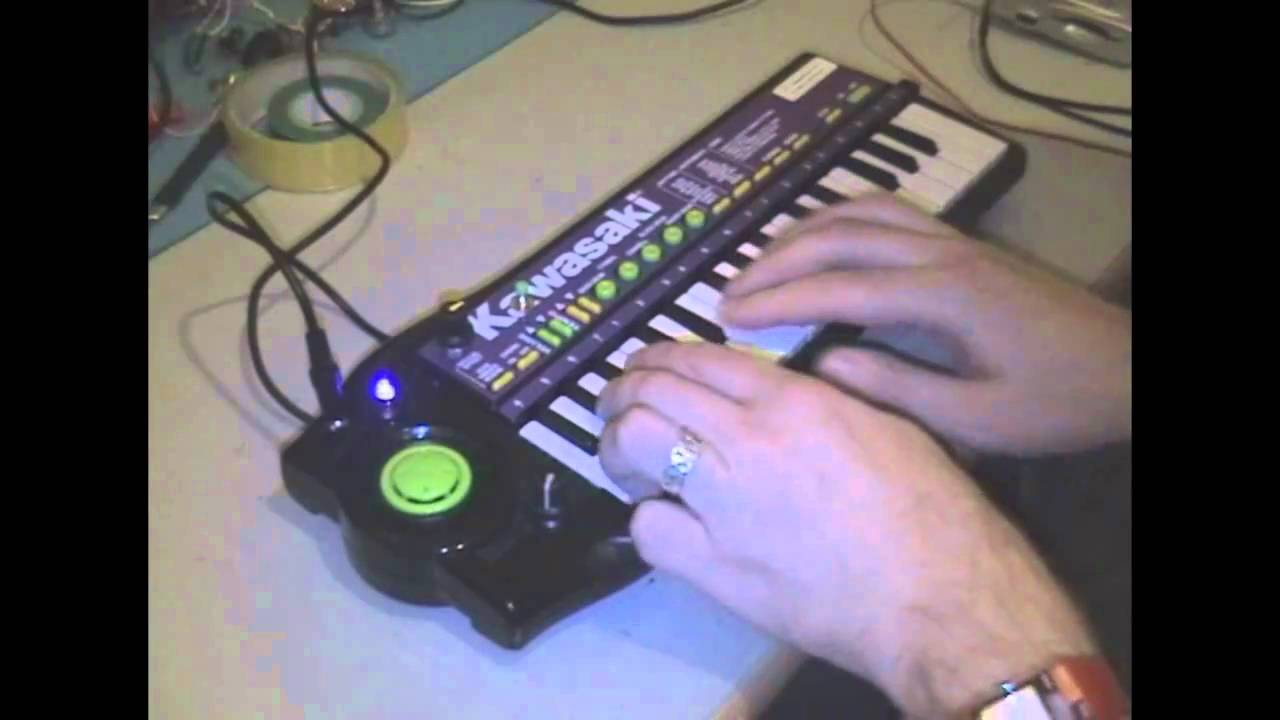 Circuit Bent Kawasaki Mini Keyboard by freeform delusion - YouTube