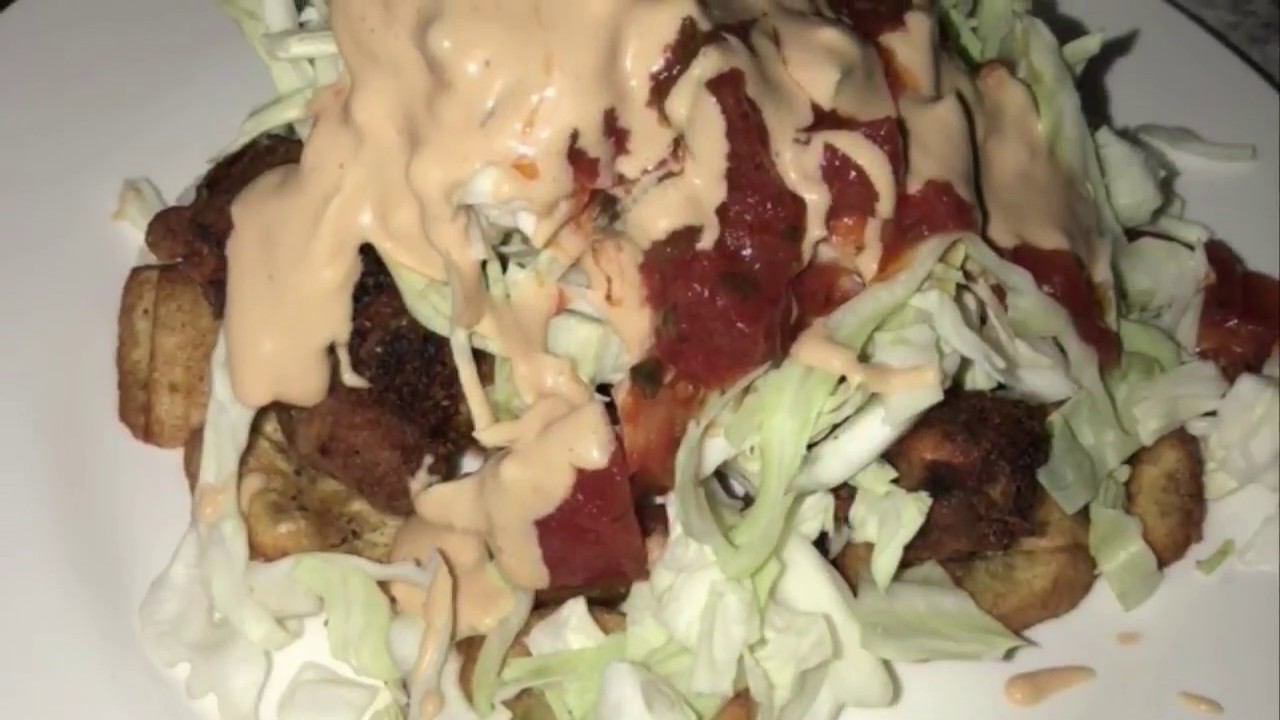 pollo hondureño con tajadas / Honduran chicken with fried banana - YouTube