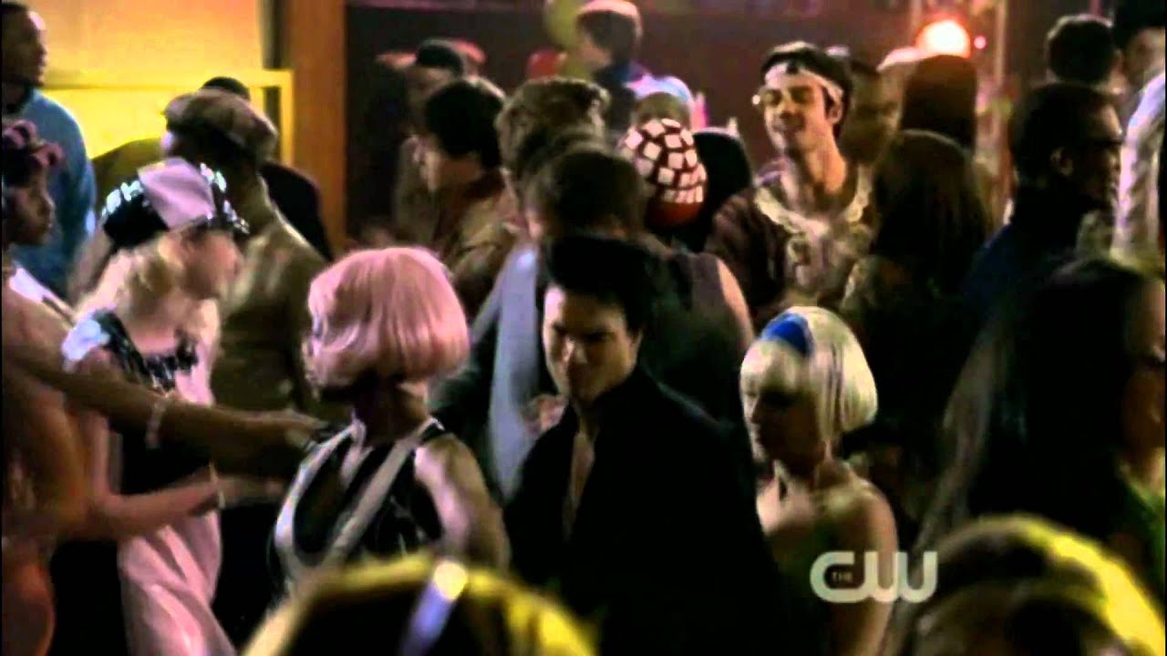 TVD Damon dancing.LOL - YouTube