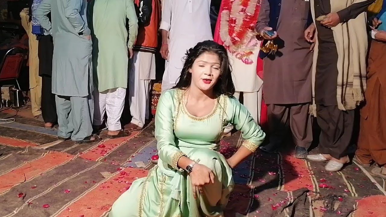 Tere naal enj mera pyar .punjabe song hot shadi mujra - YouTube Music