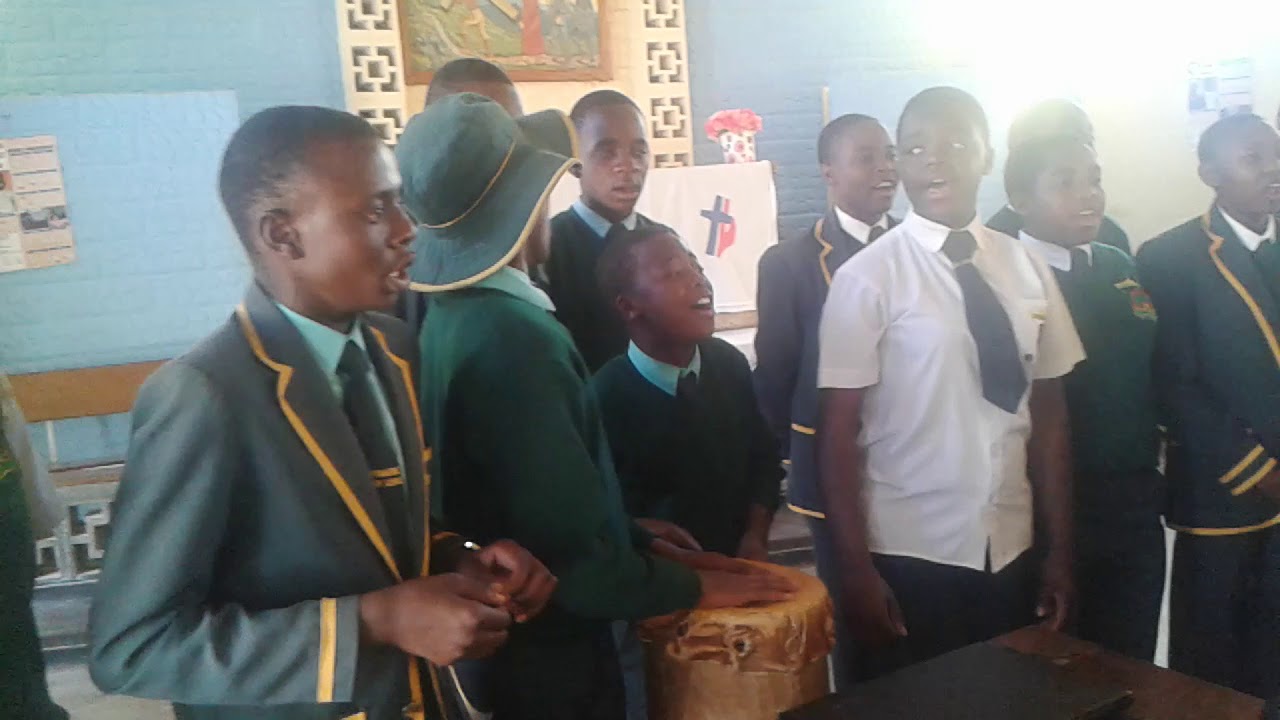 Nyamuzuwe High School Choir Brian Mugwise Sir Praise Maverevedze - YouTube