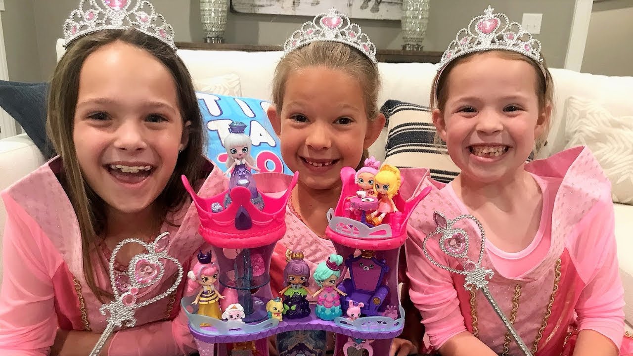 Addy and Maya Have a Happy Places Royal Trends Play Date !!! - YouTube