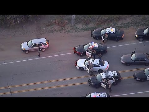 Driver leads authorities on high-speed chase near Palmdale I ABC7 - YouTube