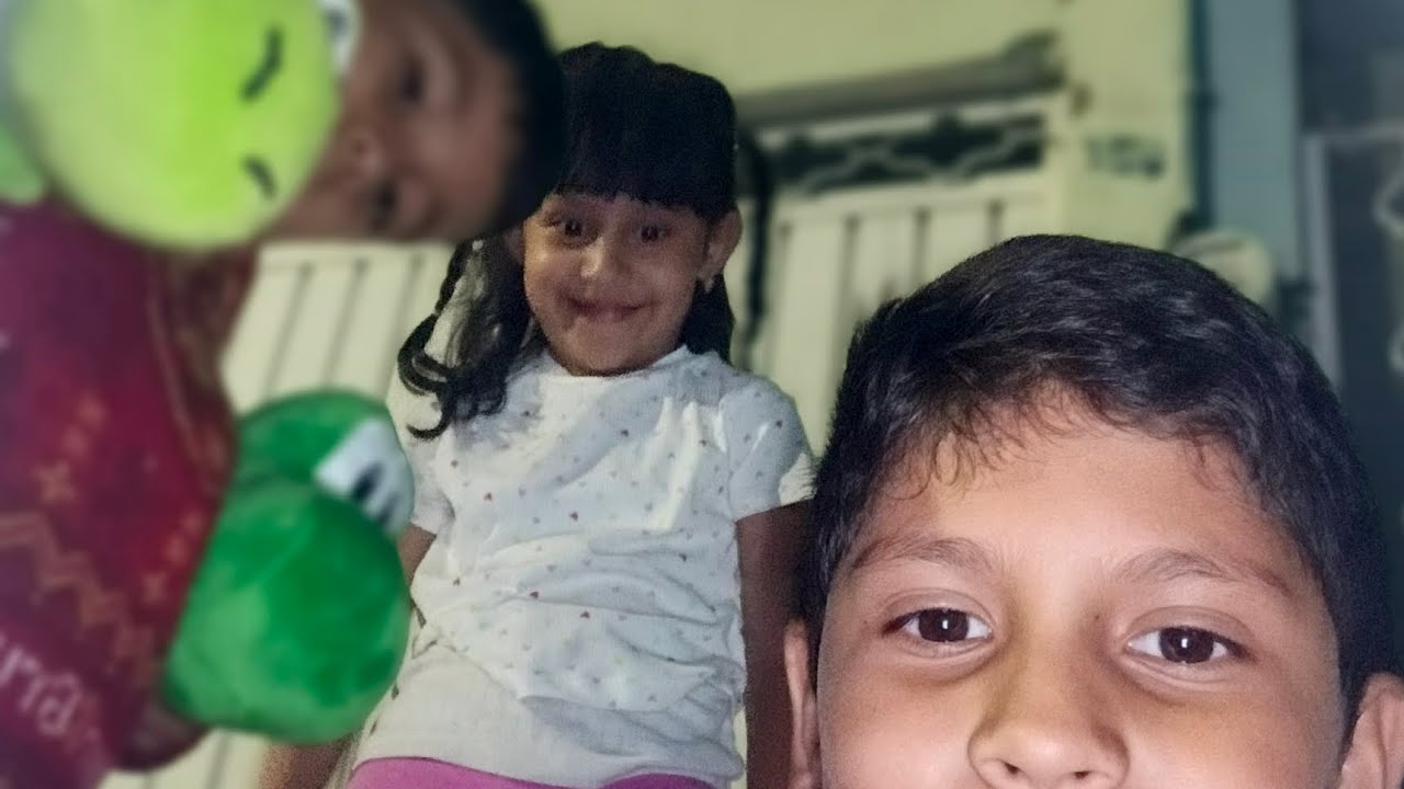 jugando a las traes con mis primitos :) - YouTube