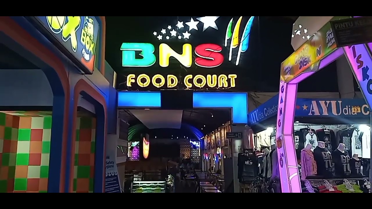 MAKAN DI FOOD COURT BNS DIJAMIN TERKESAN - YouTube