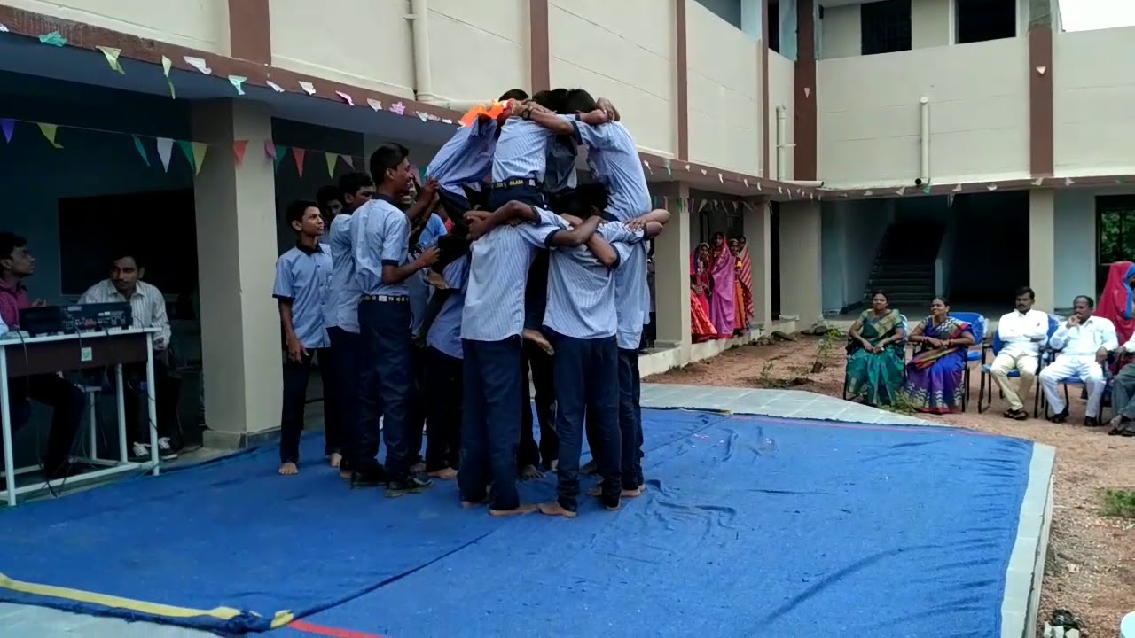 Pyramid formation in Model School Boath 15/08/17 - YouTube