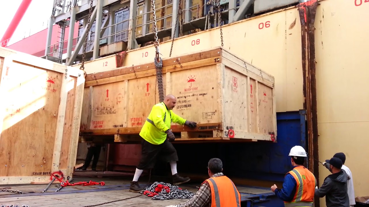 Heavy Duty Crates being loaded into Breakbulk ocean freight - YouTube