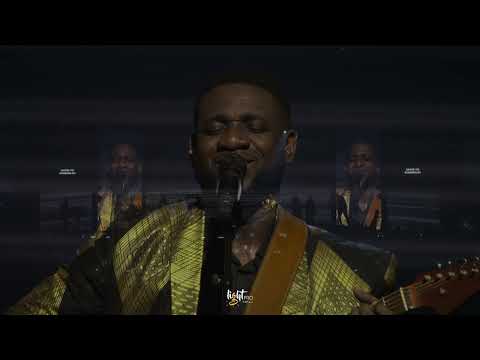 Athom's & Nadège - Cache Toi (Célébration Live à Paris)