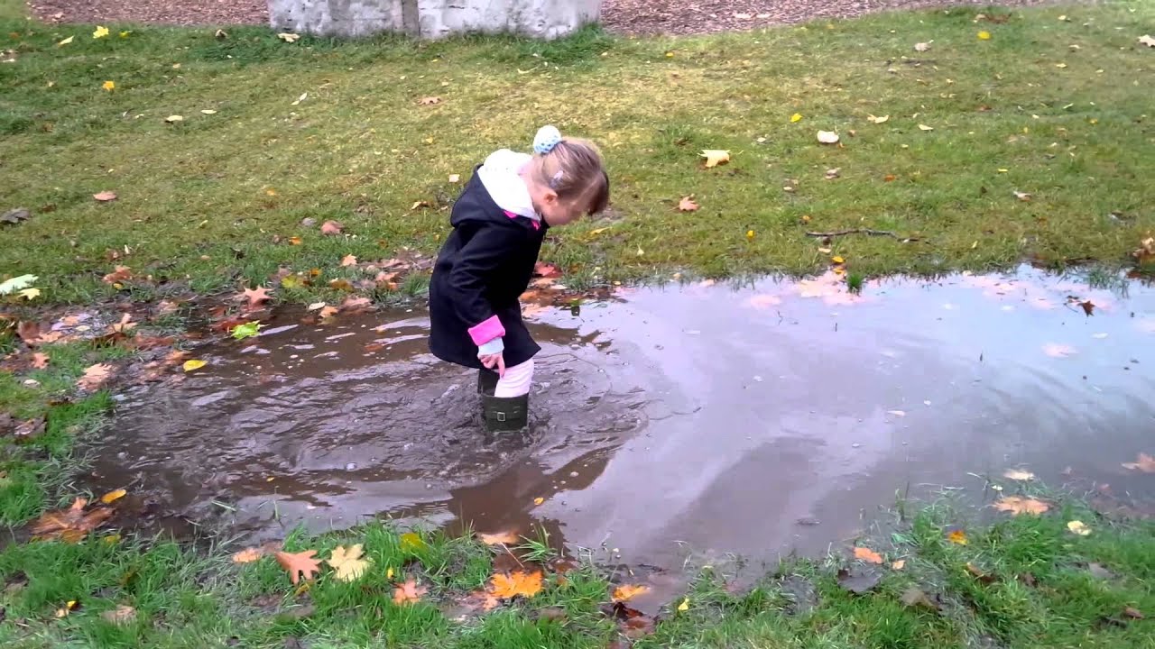 Puddle fun in Moncur Lake - YouTube