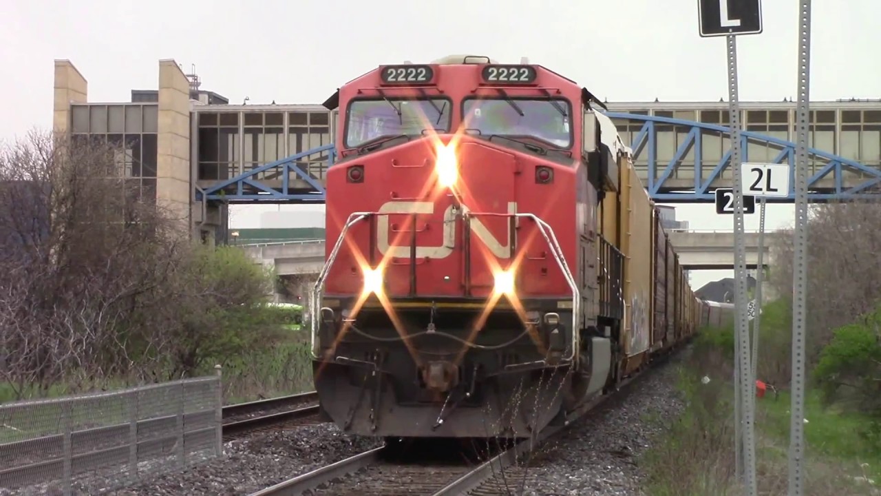 CN Gevo 2222 Leads an Autorack Extra Train X318 at Richmond Hill, ON ...