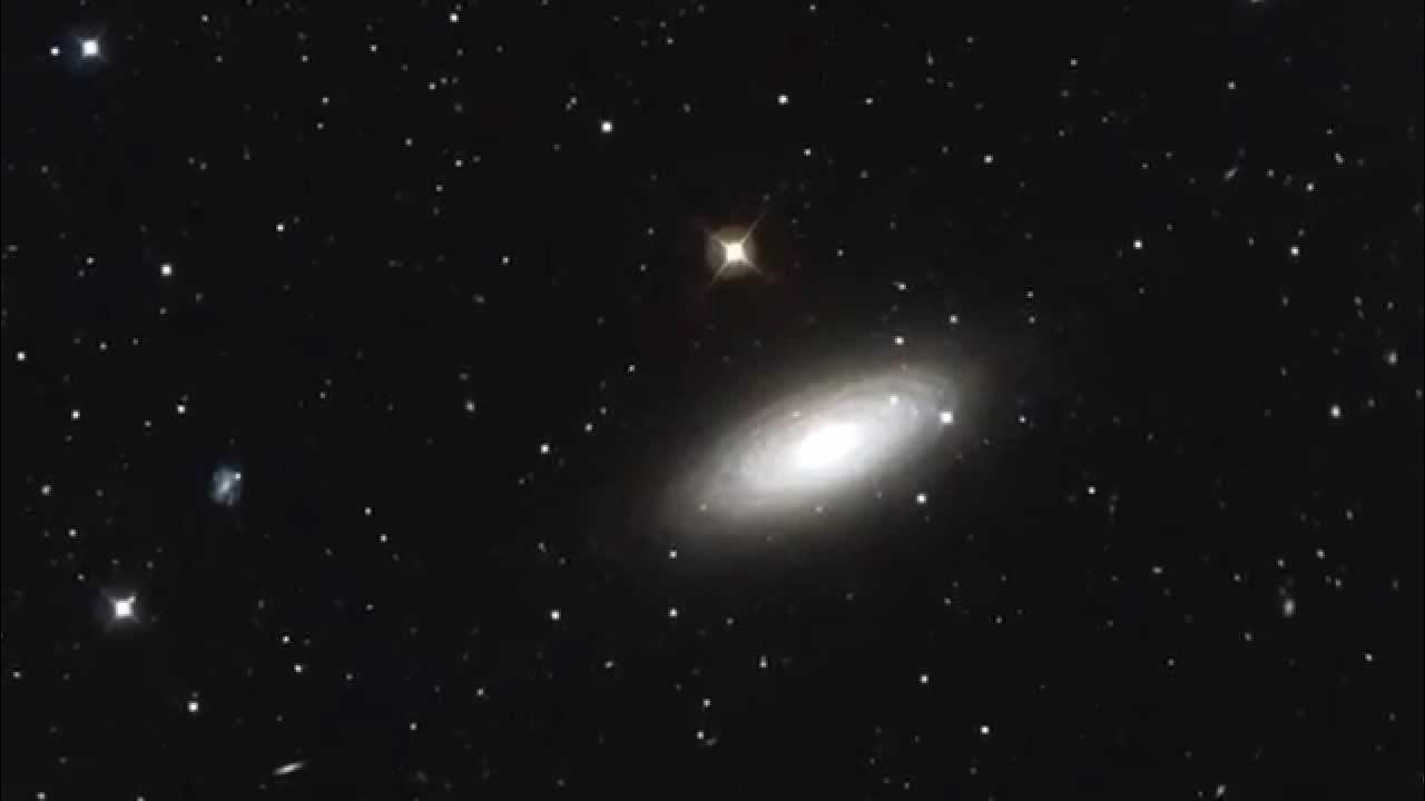 Hubble HD: Spiral Galaxy NGC 2841 Zoom - YouTube