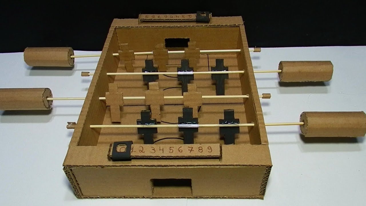 FAÇA UM INCRÍVEL JOGO DE PEBOLIM COM PAPELÃO - YouTube