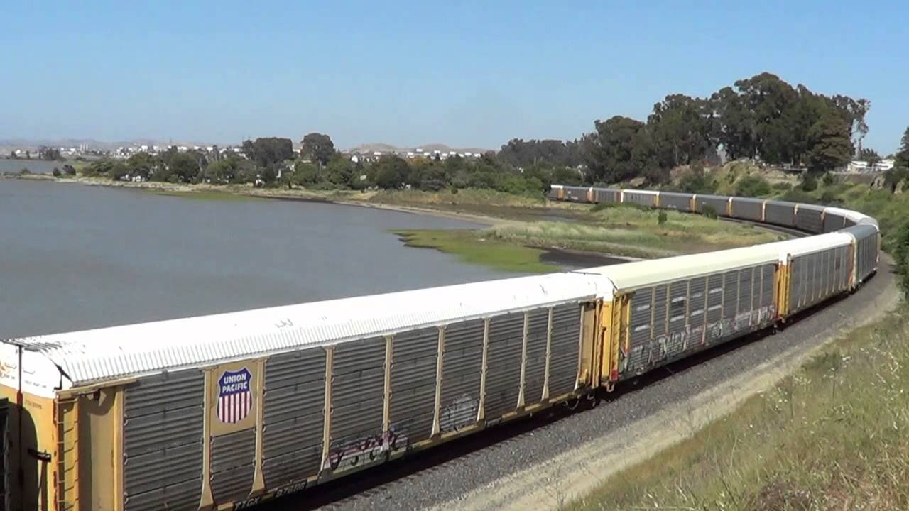 4 trains on the UP Martinez Sub 5-9-15 - YouTube