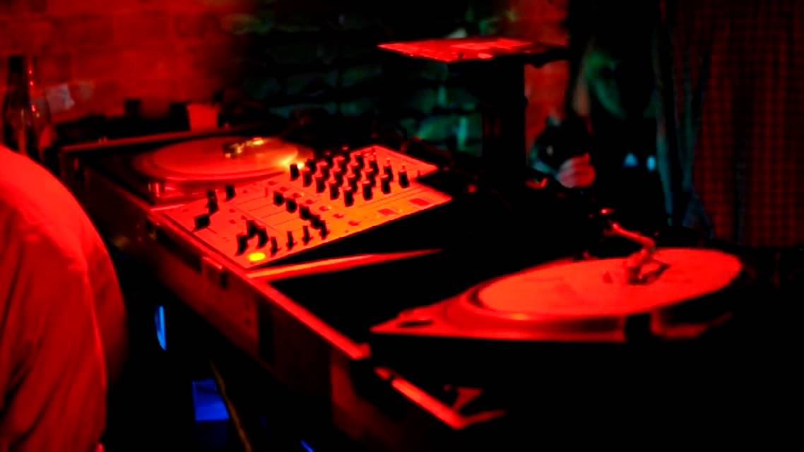 DJ BALLI @ NOISEANGRIFF - SlipMatology set - YouTube