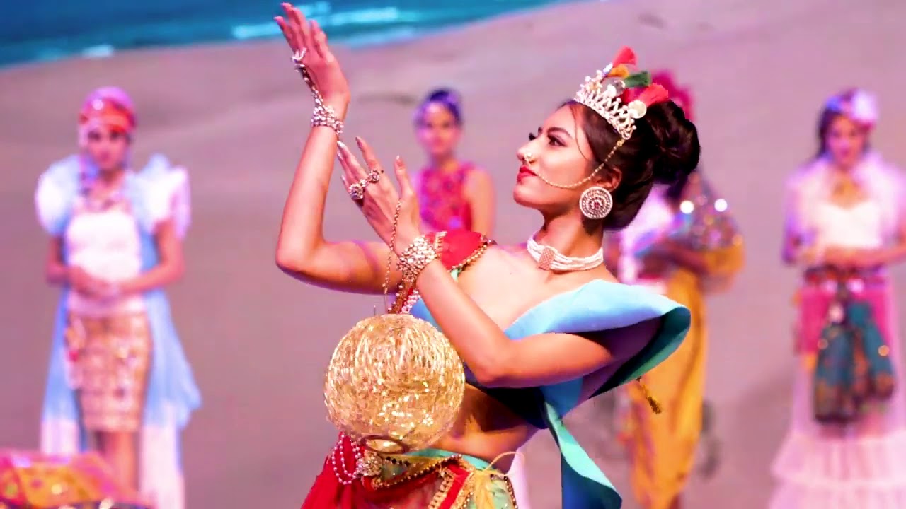 2 States Costume Wear Ramp Walk Fashion Show Artha 2020 Times And ...