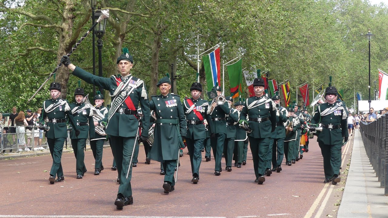 The Band, Bugles, Pipes and Drums of the Royal Irish Regiment ...