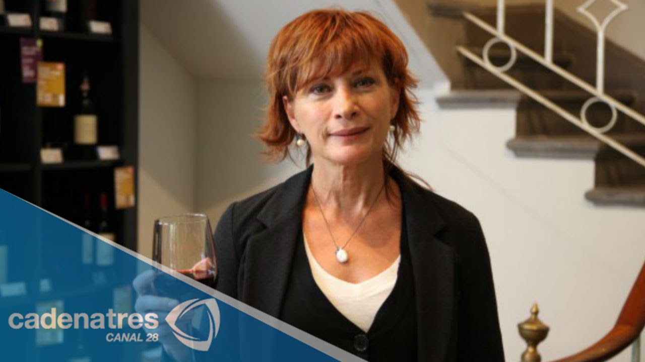 Patricia Bernal presume a su hijo Gael García - YouTube