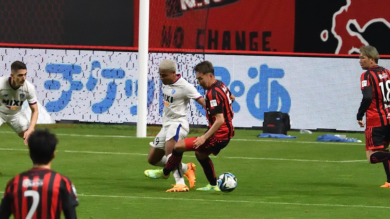 [VARでPK獲得]福森がPA内で倒されたがノーファウル判定、VAR介入でファウルと判定変更されPKを金子が決める 北海道コンサドーレ札幌vs FC東京(2023.5.6) - YouTube