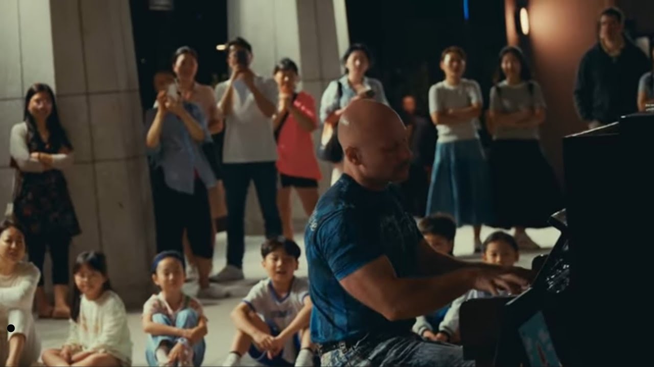 An unexpected live video from weekly free street concerts in Seoul ...