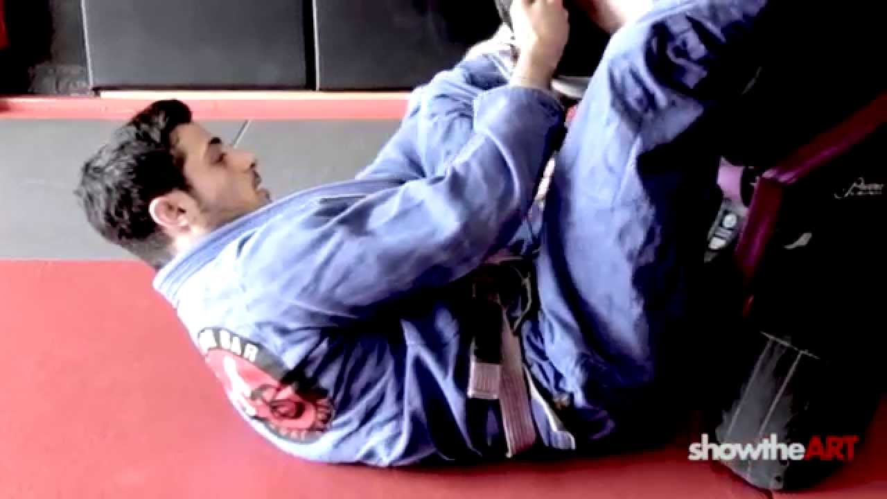 Omoplata to Loop Choke | Show the ART | BJJ - YouTube